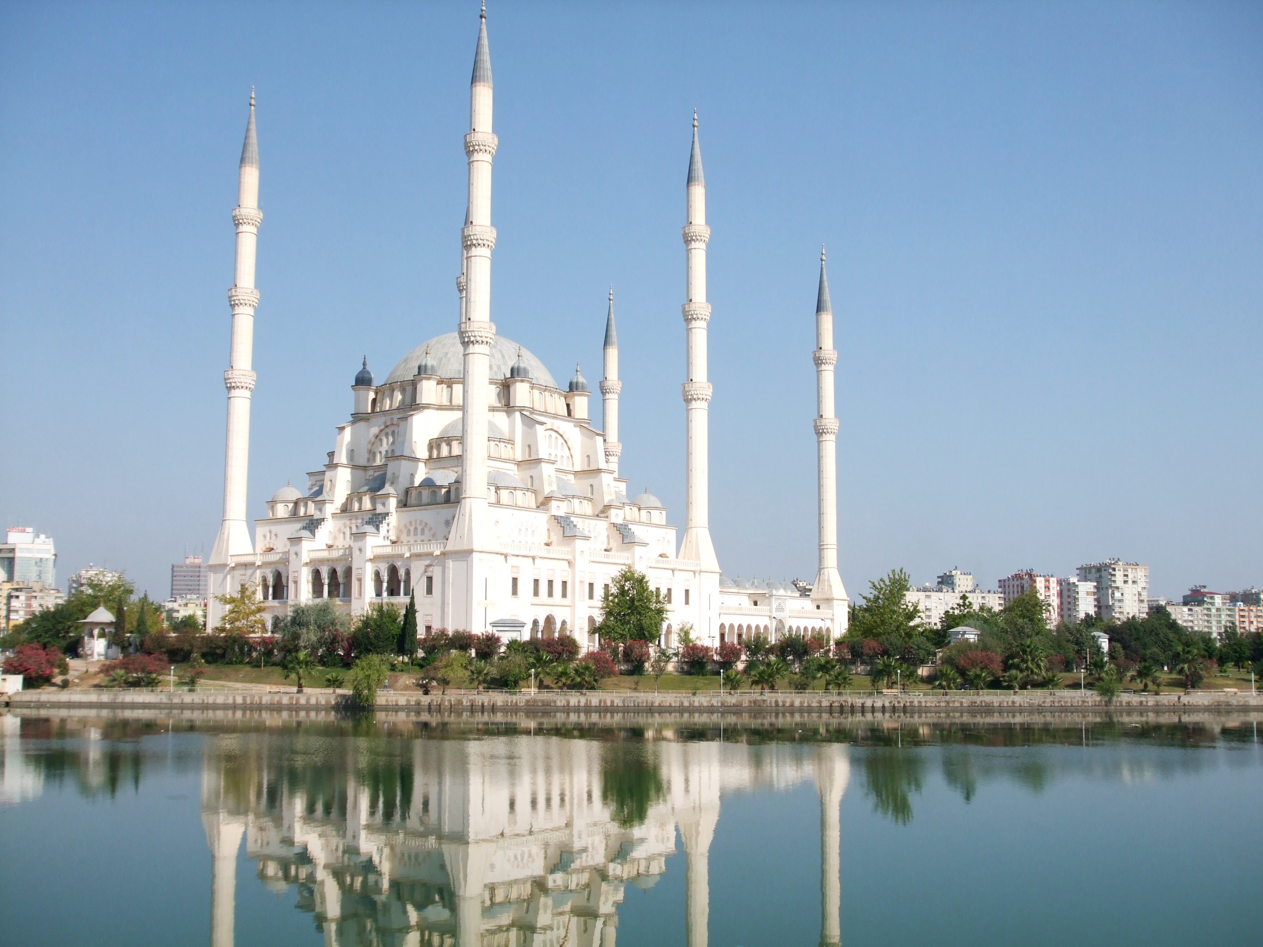 Adana Sabancı Merkez Camii - Türkiyenin Doğal Harikaları - Yerbilgisi